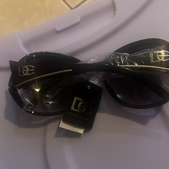 Designer Eyewear | Other | Womens Classy Stunner Shades Just In Time ...